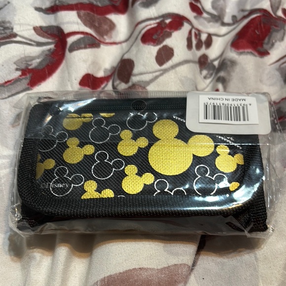 Disney | Accessories | Disney Black And Yellow Mickey Mouse Coin Purse ...